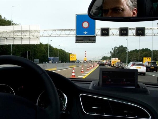 Een gat in de weg? De auto waarschuwt op tijd – DMI-ecosysteem